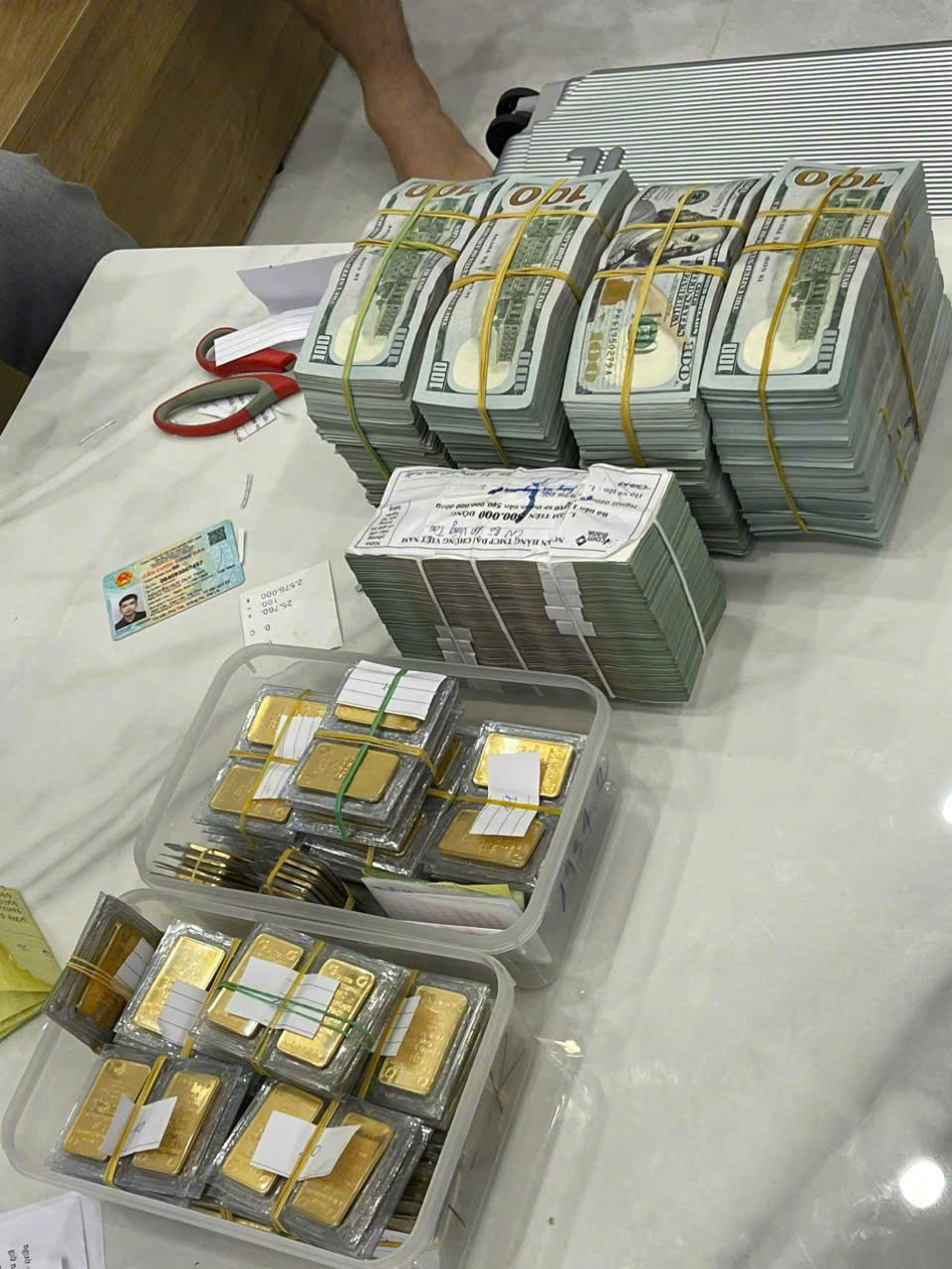 Đã khởi tố 31 bị can trong đường dây lừa đảo xuyên quốc gia của ...