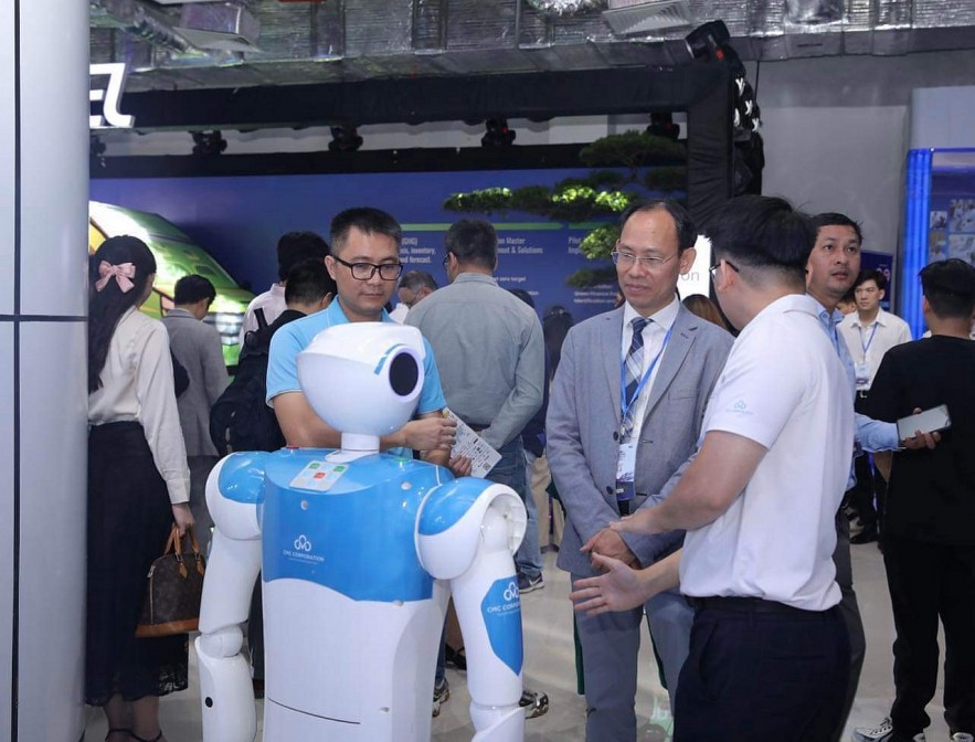 Chủ tịch CMC Nguyễn Trung Chính 'flex': Chúng tôi đã làm chuyển đổi số ...