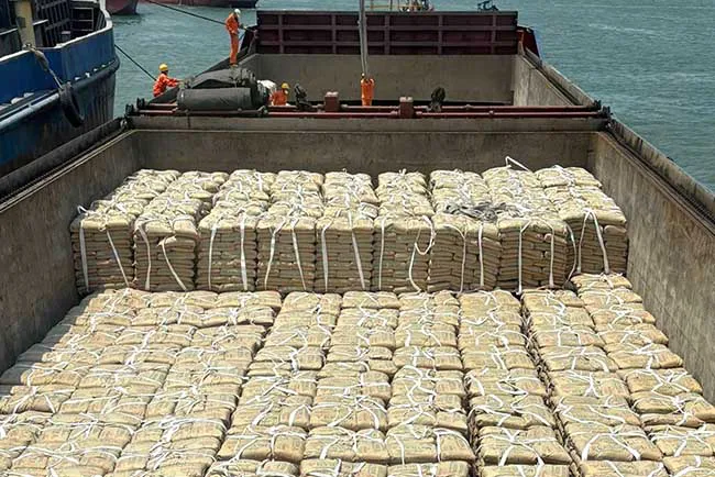 'Vật liệu tỷ đô' của Việt Nam ồ ạt tràn sang Lào với giá cực rẻ: thuế nhập khẩu 5%, sản lượng ...